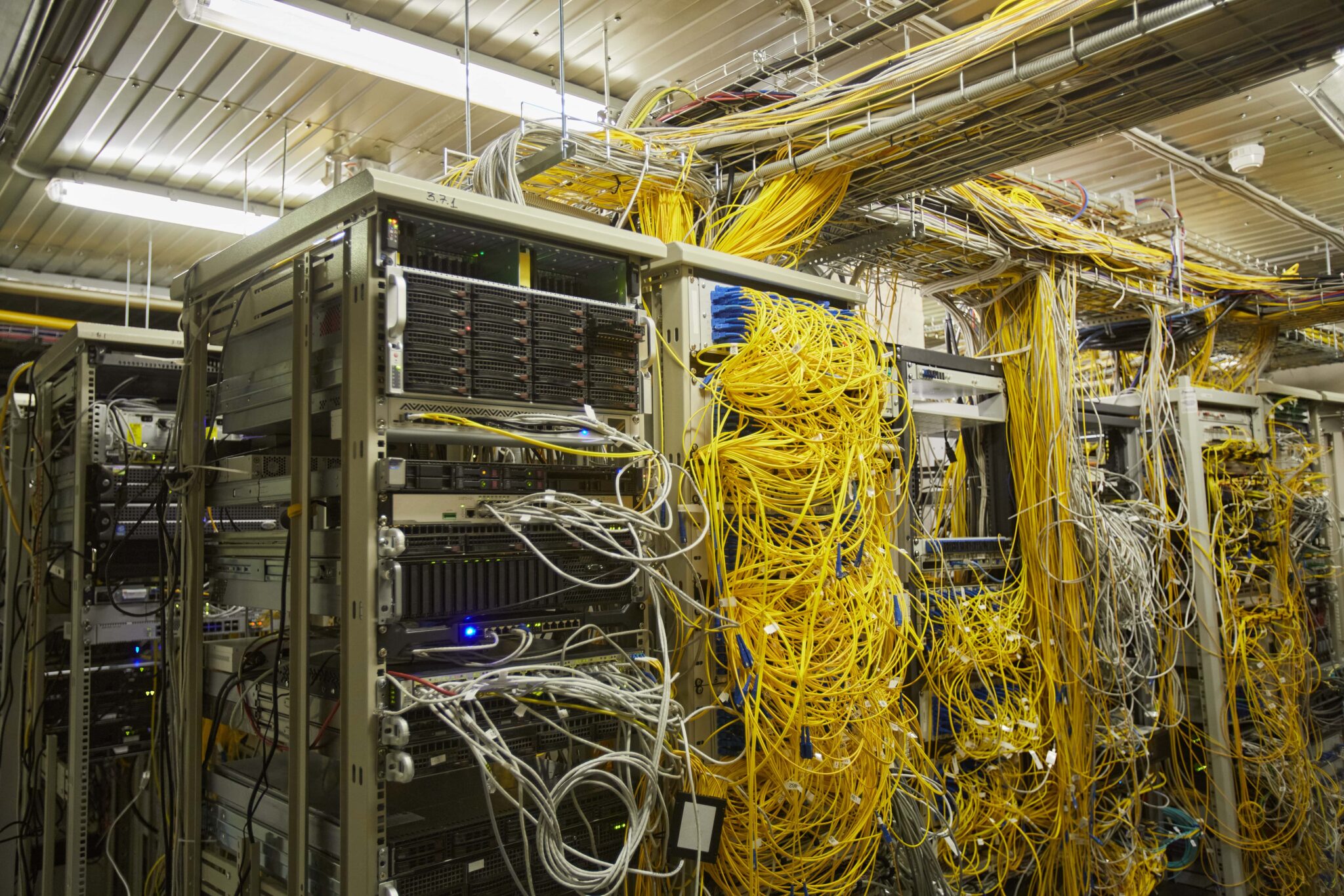 Server Room Air Conditioning Contractors GigaMega Server Room Air Conditioning Contractors GigaMega